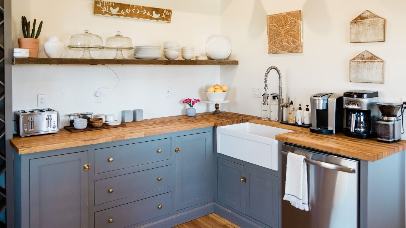 Tren Warna Kitchen Set & Material 2025: Tren yang Bikin Dapur Makin ...